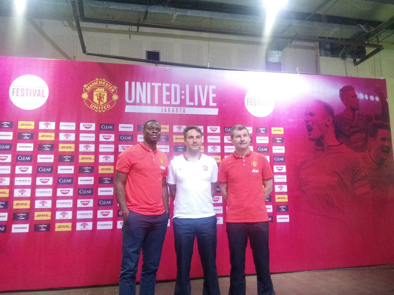 Jaga Loyalitas Fans, Dua Legenda MU Sambangi Jakarta