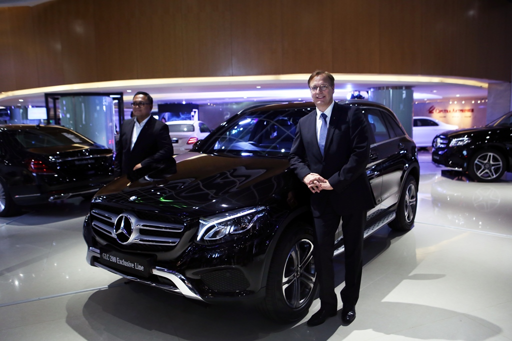 Cara Mercedes-Benz Bangun Public Engagement