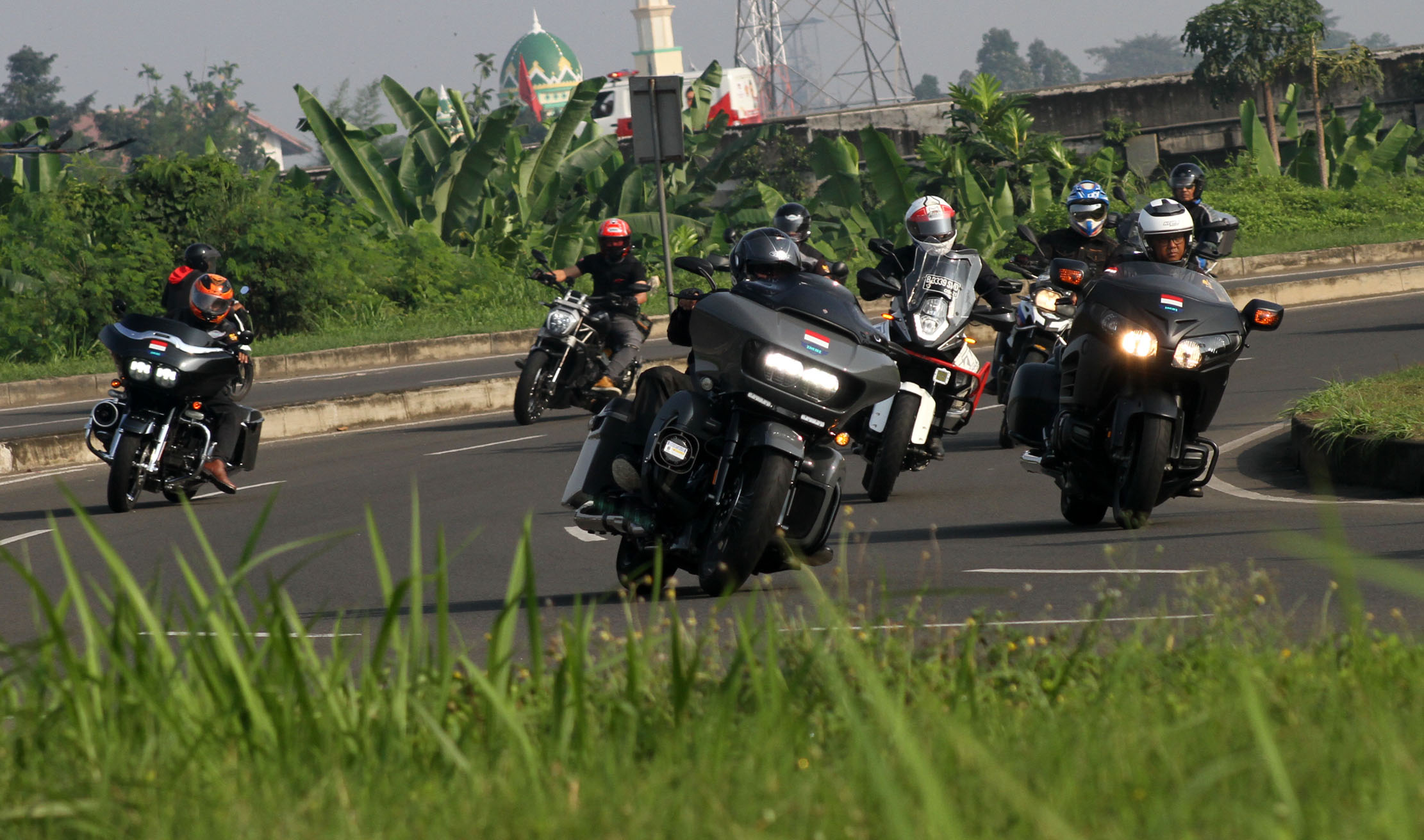 Klub Otomotif Tertua ini Bangun Kesan Positif Saat Turing