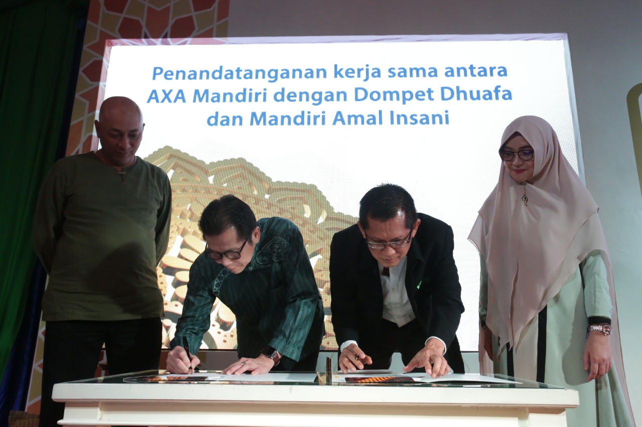 AXA Mandiri Ajak Nasabah Berwakaf Lewat Asuransi Jiwa Syariah