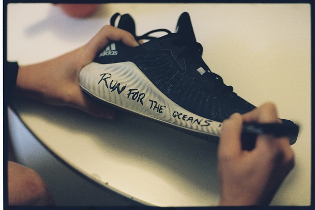 Adidas Segera Produksi 11 Juta Pasang Sepatu Daur Ulang Sampah Plastik