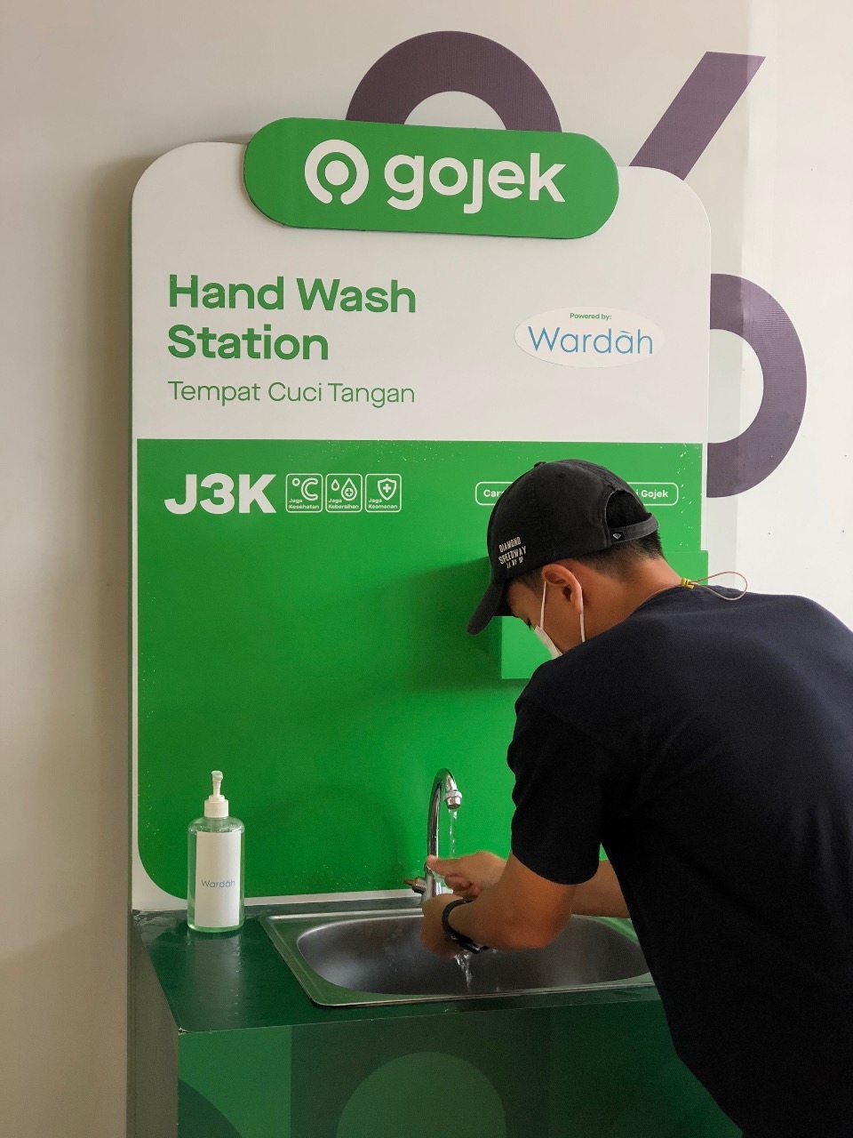Wardah Perkenalkan produk Baru via Gojek