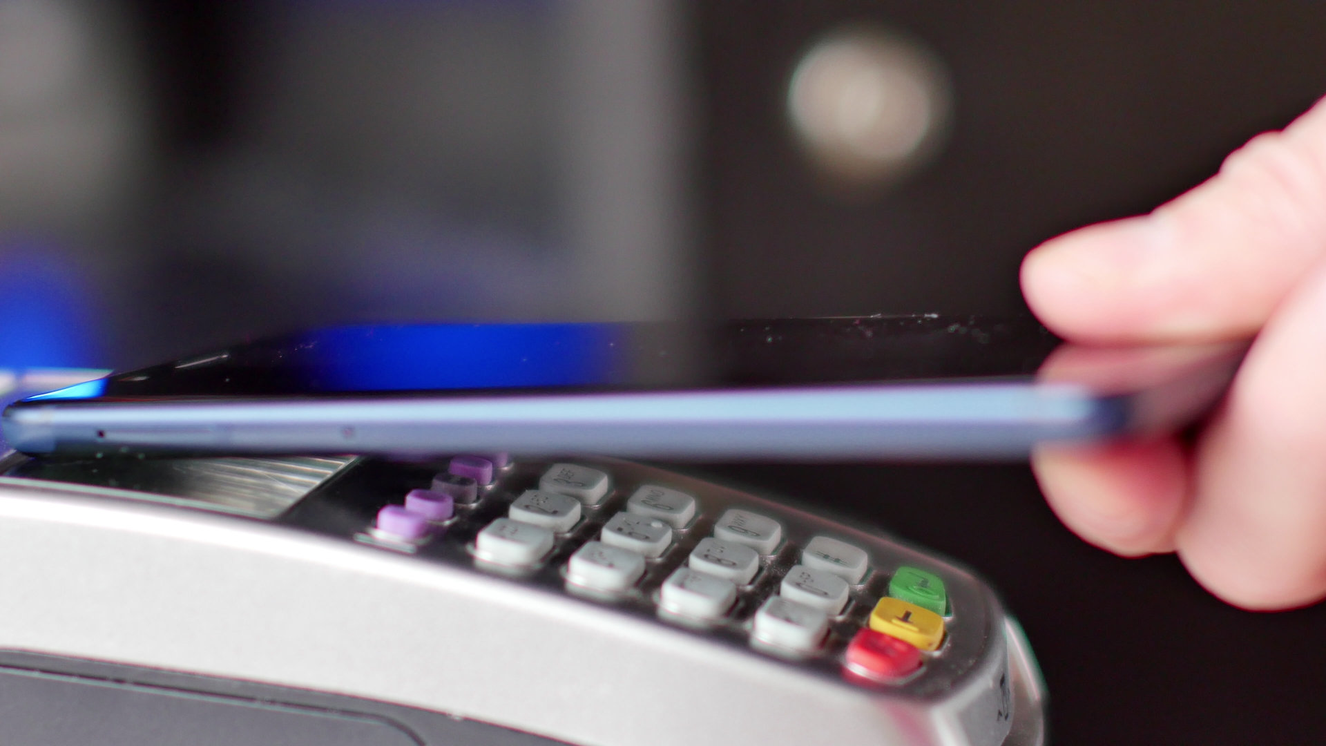 Menilik Transformasi Transaksi Elektronik di Perbankan