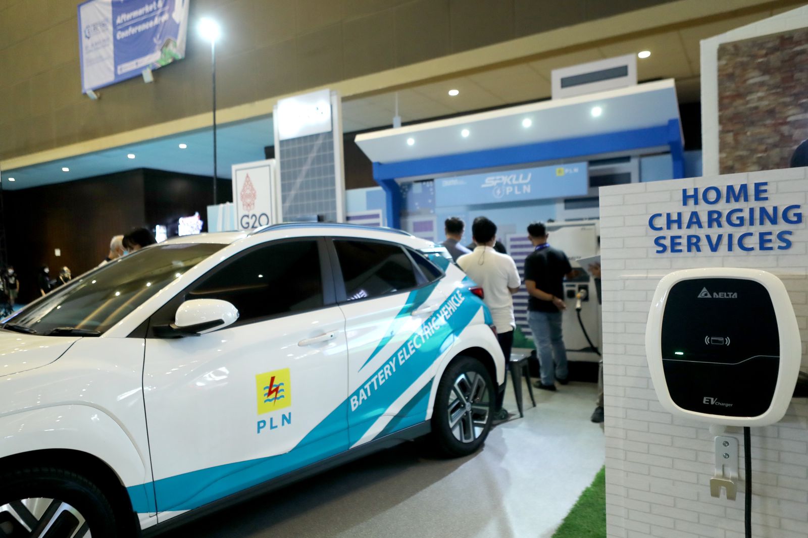 Ekosistem Kendaraan Listrik, PLN Gaet 48 Mitra SPKLU dan SPBKLU