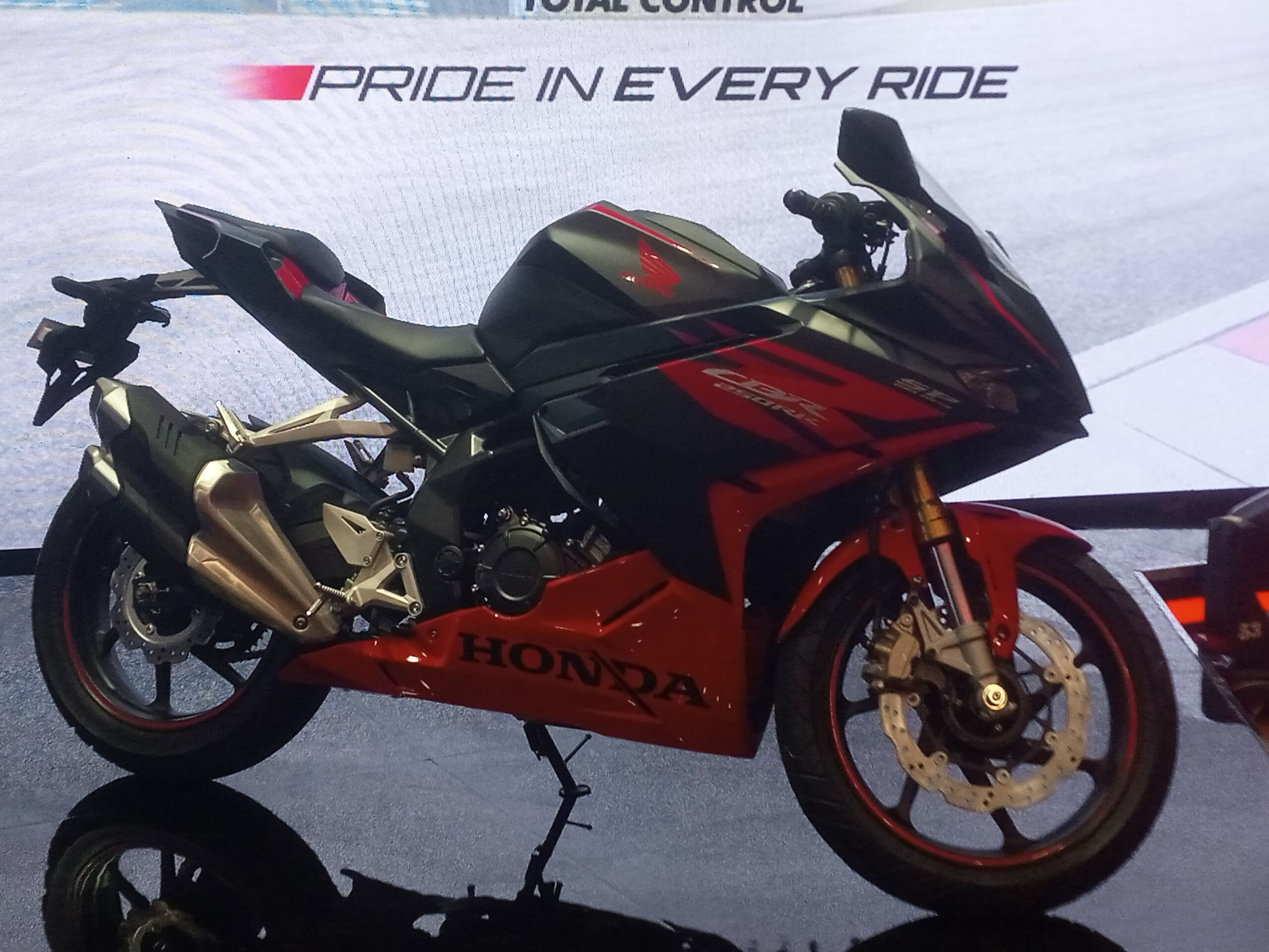 AHM Rilis New CBR250RR, Klaim Tempuh 200 Meter dalam 8,6 Detik