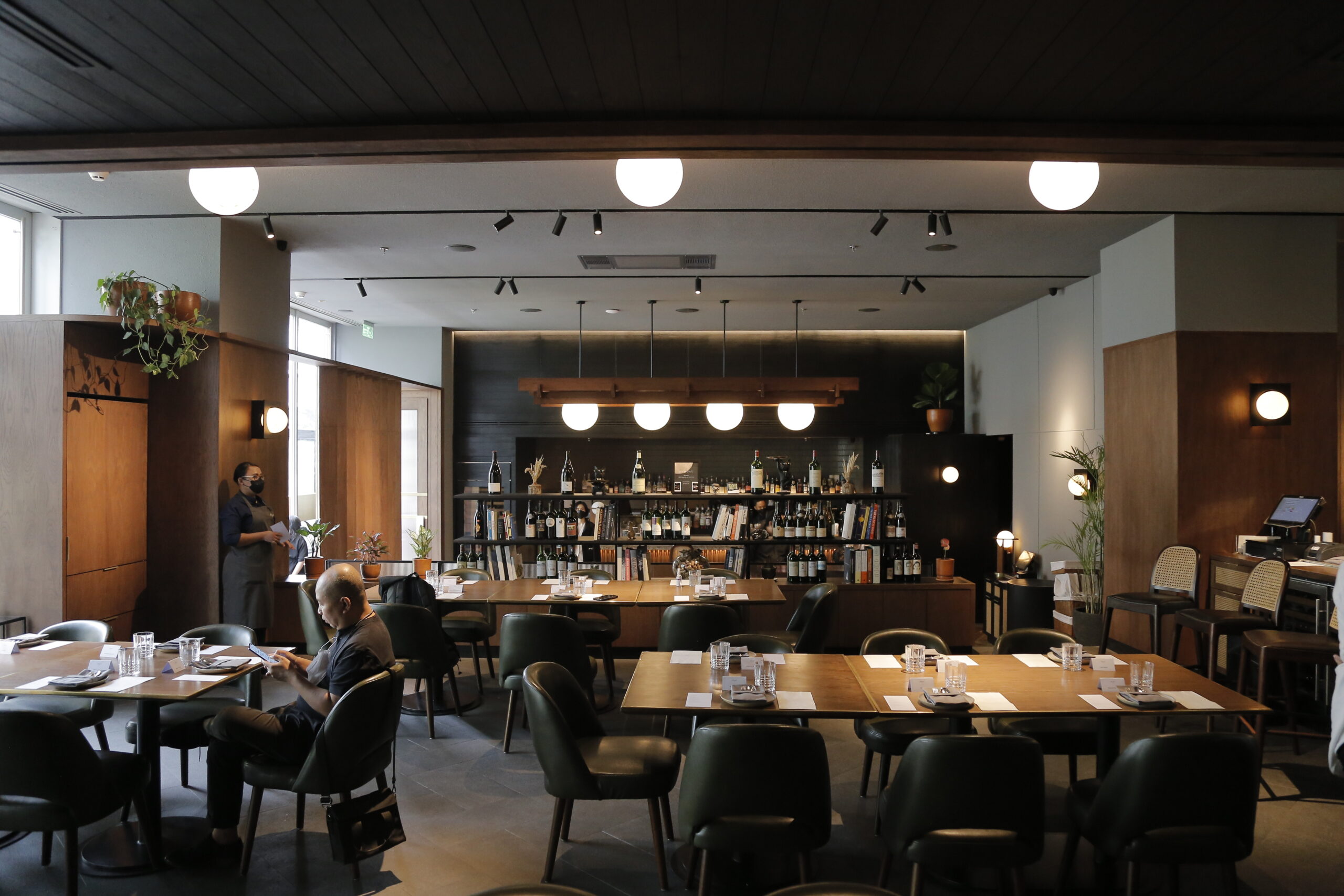 August Jakarta, Hadirkan Dining Experience West Meet East