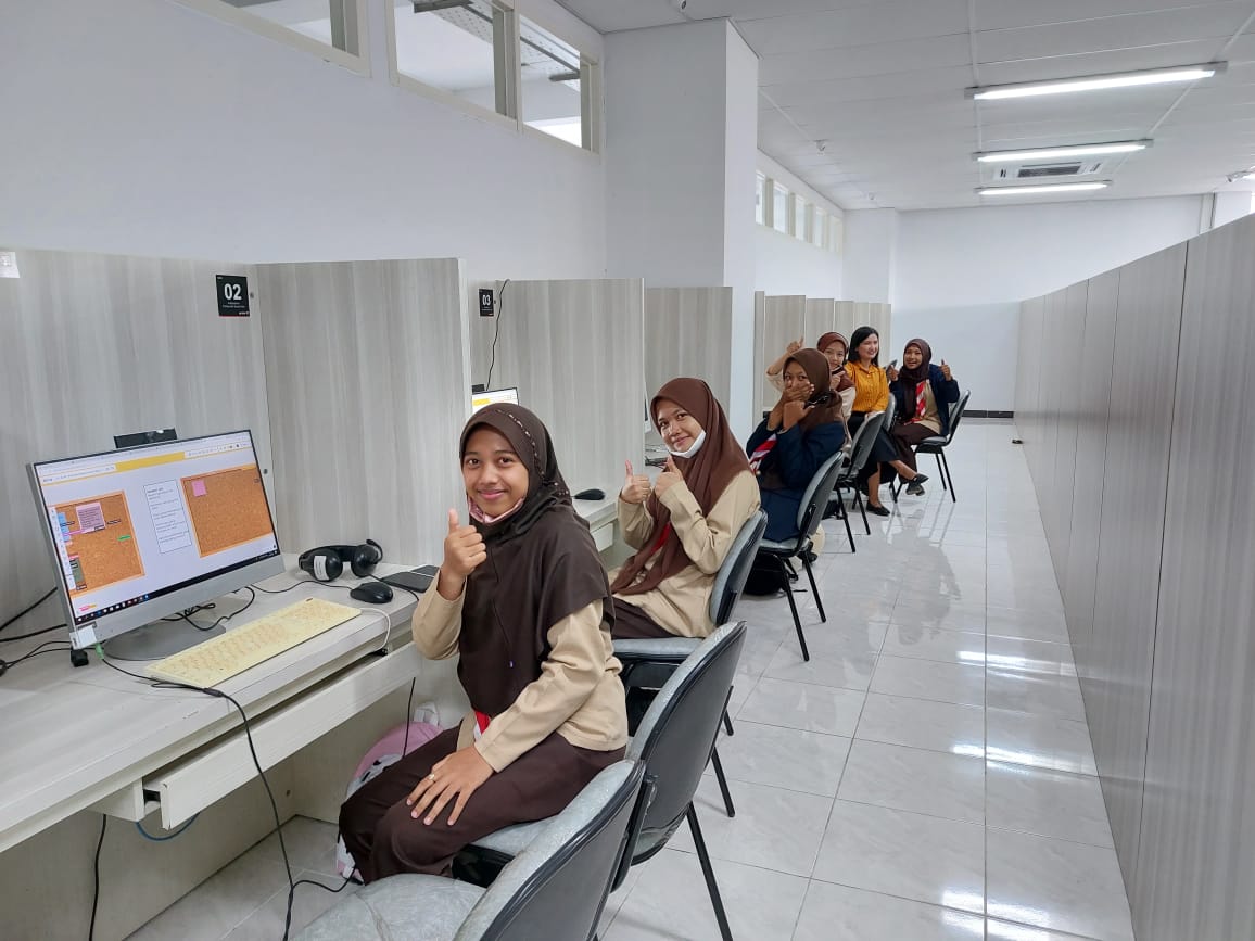 Markoding Gali Keterampilan Digital Remaja Perempuan