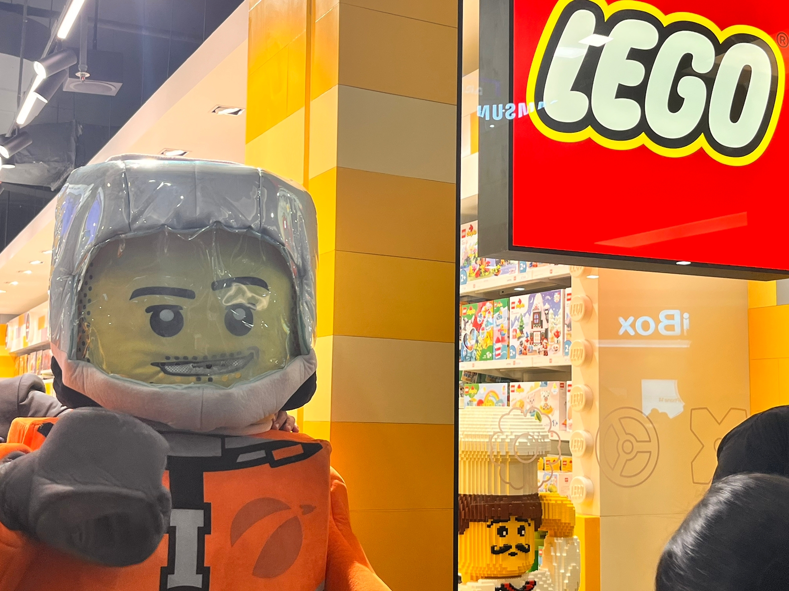Terbesar se-Indonesia! LEGO Certified Store Buka di Kota Kasablanka