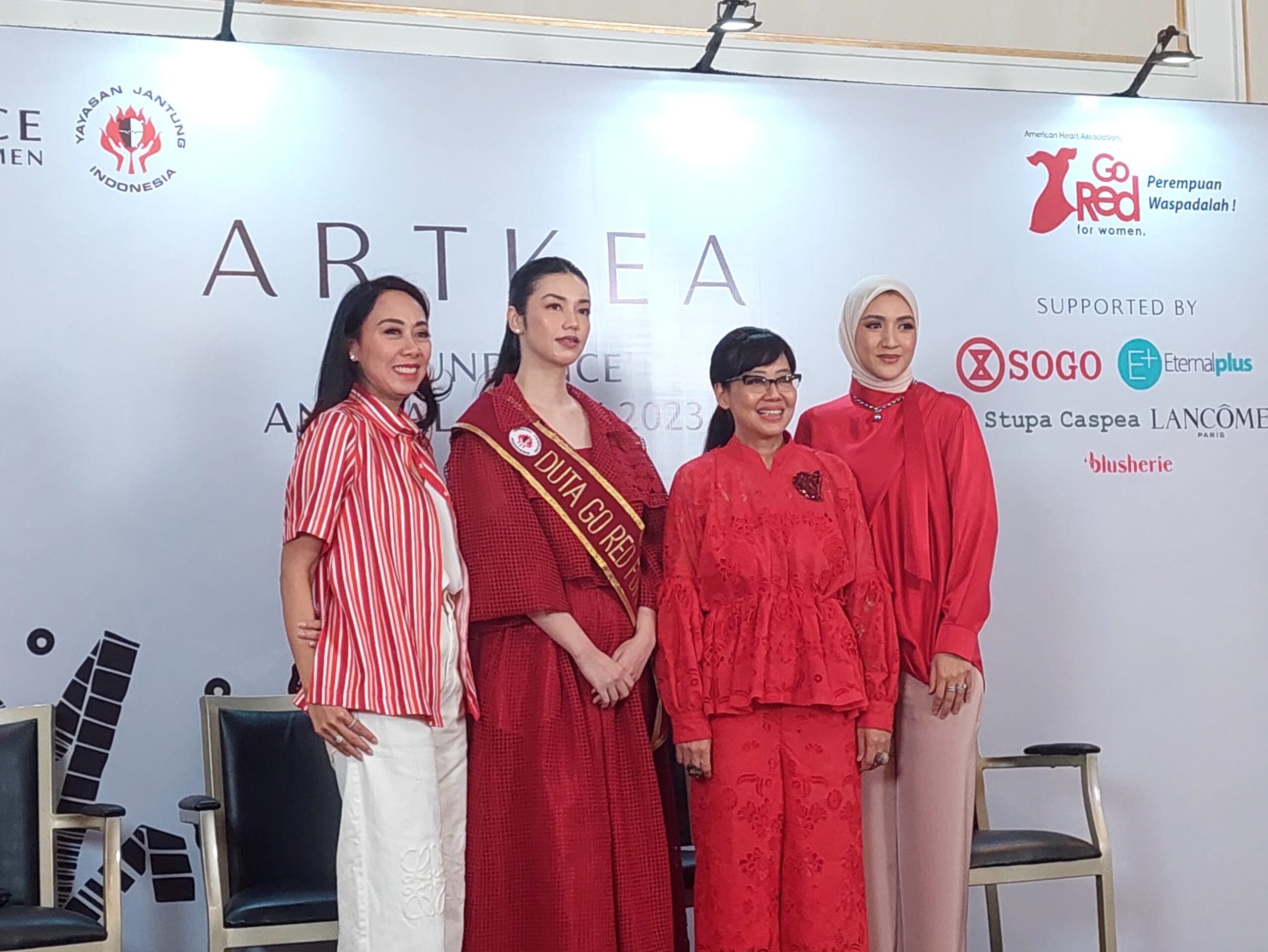 YJI Tunjuk Velove Vexia sebagai Duta Go Red for Women